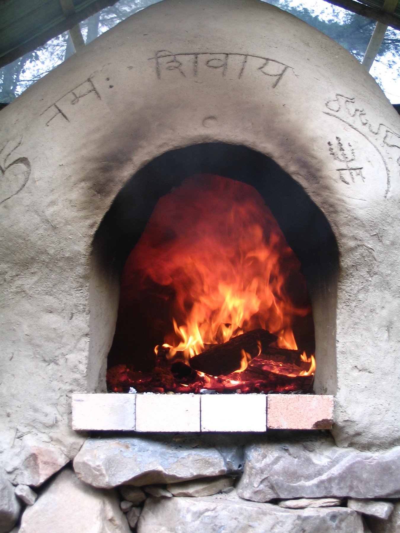 Bread Baking in a Wood-Fired Oven in 3 Easy Steps